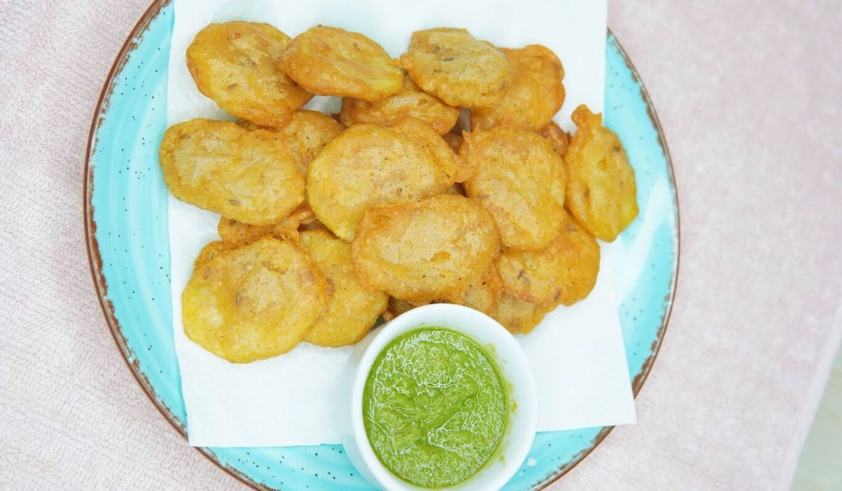Potato Pakora: A Crispy and Flavorful Treat